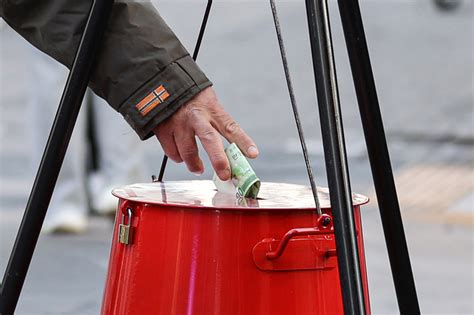 [포토] 온정을 나누세요 구세군 모금 시작 대한경제