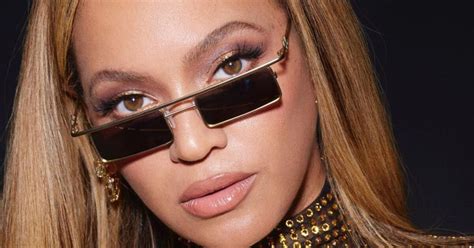 Star without underwear in shimmering mesh dress Beyoncé showed passionate pics with her husband