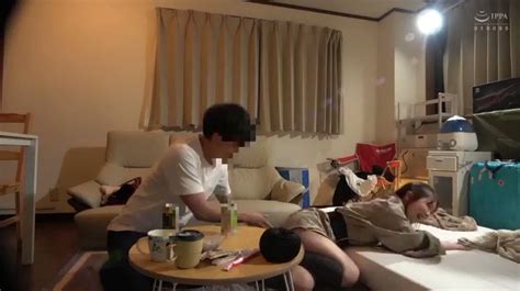 「終電逃して泊まりに来る女トモダチと、気が付いたらいつもsexしてます」の無料動画 19本【無料av動画】