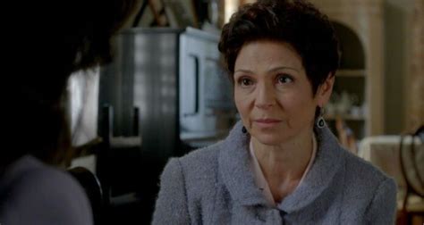 Άγιος Έρωτας Η Θάλεια μετά την κηδεία της Κατρίν προσπαθεί να