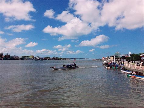 solved need help in creating a grid layout for an html code