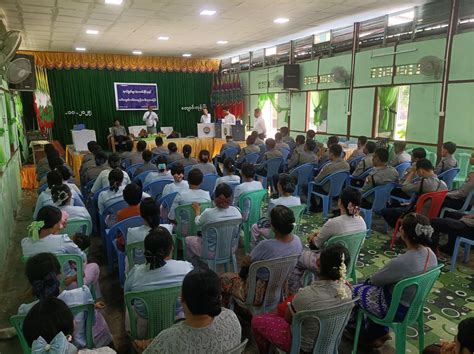 ကျောင်းကုန်းမြို့၌ ရဲတပ်ဖွဲ့ဝင်များ လက်တွေ့စမ်းသပ်မဲပေးနည်း အသိပညာပေး