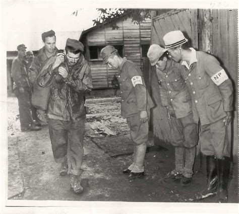 Wwii Japanese Guards At Ofuna Pow Camp Bow To Liberated U S Troops