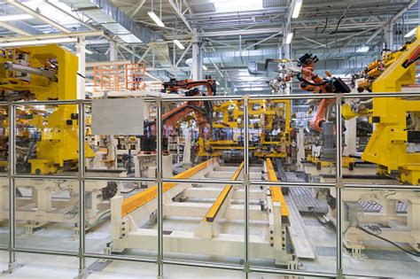 자동차 용접의 과정입니다 현대 자동차 공장에서의 조립입니다 자동차 바디의 자동화 된 빌드 프로세스 0명에 대한 스톡 사진 및 기타 이미지 Istock