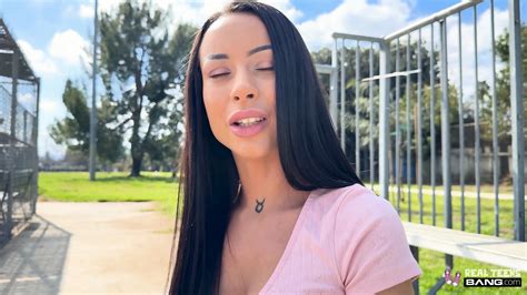 Cara Mella Es Una Profesional De La Polla Eporner