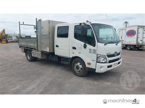 Buy Used Hino Hino 300 Series 917 Dc Tipper Trucks 1196930 Listed