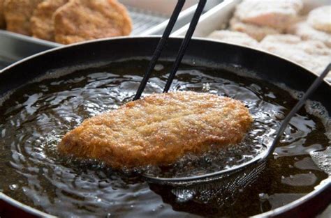 とんかつの油の温度は何度がベスト？失敗しない目安と見分け方【プロが解説】｜お肉の部位の特徴と用途をお肉のプロが解説