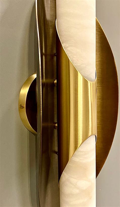 Outstanding Italian Alabaster Wall Sconce Manta For Sale At 1stdibs