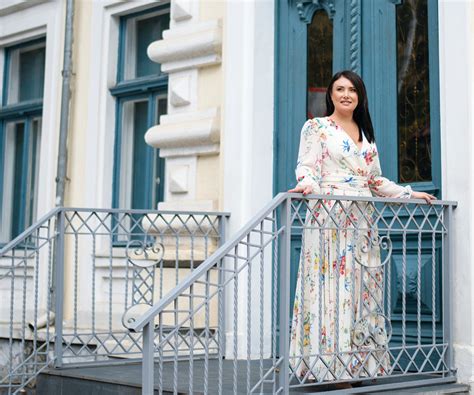 Corina Muntean Nu Fac Afaceri Pentru Bani Womeninspire Vip Magazin