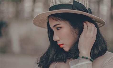 무료 이미지 애정 귀엽다 초상화 경치 아름다운 여행 행복 미술 자연스러운 소녀 아름다움 피부 인간의 머리 색깔 레이디 눈 유행 머리 장식