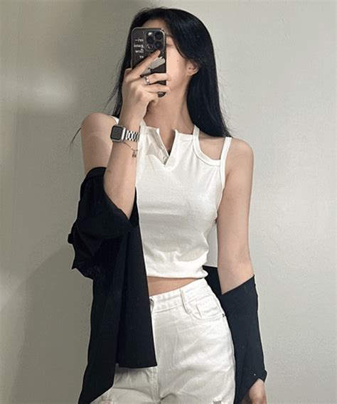 2color쫀쫀 세미크롭 유니크 두줄 어깨 끈 단추 이너 레이어드 나시 티 에이블리