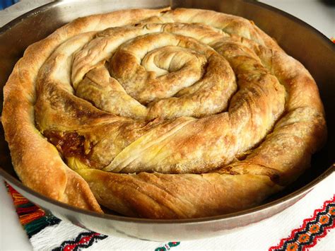 Янтра ДНЕС Live Празник на дрипавата баница събира стотици кулинари