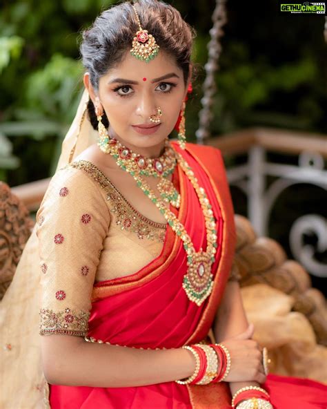 Aditi Shankar Instagram Navratri2022 With Aditi Day 2 Romantic Red