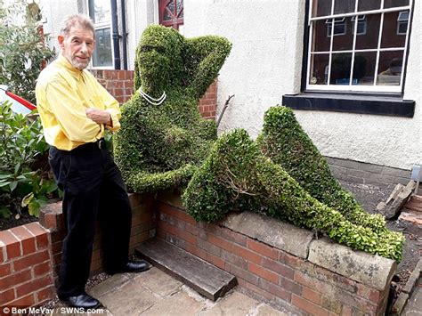 Drunks Keep Trying To Have Sex With Lady Shaped Hedge In Yorkshire