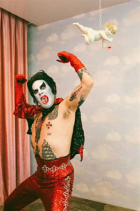 Sure Thing Chapel Wedding With Hellvis Diana Jean Photography