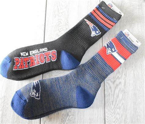 Vintage Mens New England Patriots Logo Crew Socks 2 Pair Nfl Team