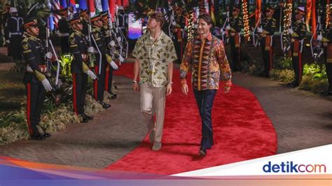 Foto Gaya Justin Trudeau Dan Putra Tampan Di Gala Asean Gagah Pakai Batik