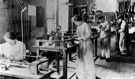 Working Women In The 30s Women In The 30s