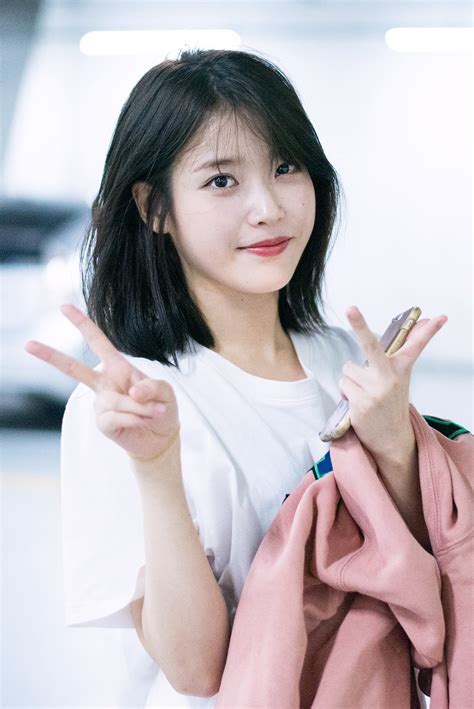 Ảnh Gái Xinh Tóc Ngắn Ngang Vai Cute Cực Đáng Yêu