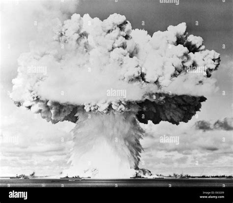 Nuclear Bomb 1940s Fotos Und Bildmaterial In Hoher Auflösung Alamy