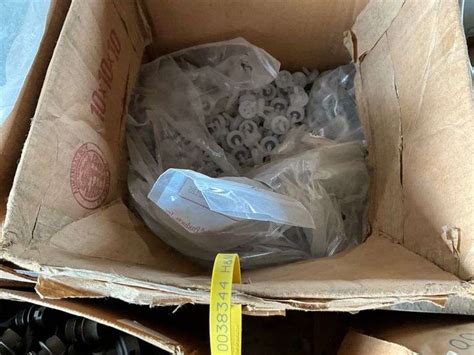 Box Of Assorted Sprayer Filters Room Five Hamilton Maring Auction Group