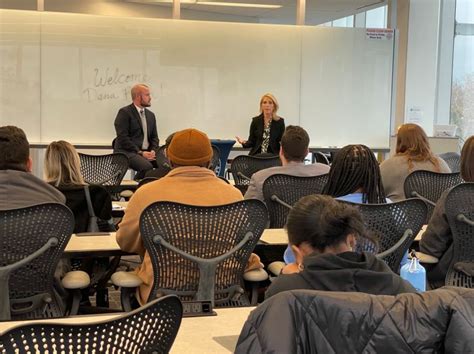 Kean University On Linkedin Cnns Dana Bash Is Giving A Distinguished