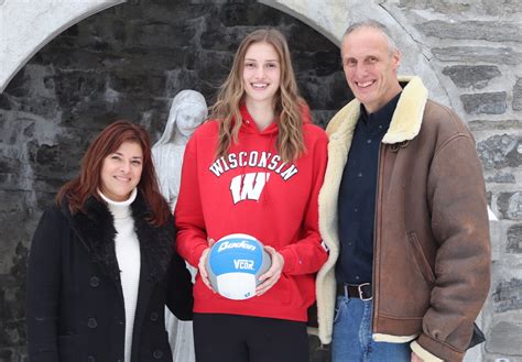 Anna Smrek Age And Wikipedia More On Height And Shoe Size Players Bio
