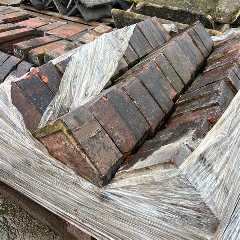Reclaimed Triangle Wall Coping Bricks Reclaimed Brick Company