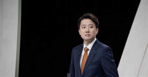 이준석 젓가락 발언에…여성단체 여성 폭력 표현 재확산 사퇴하라