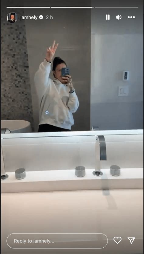 Hélène Boudreau Moved Into A New Condo And Gave Fans A Sneak Peek Photos