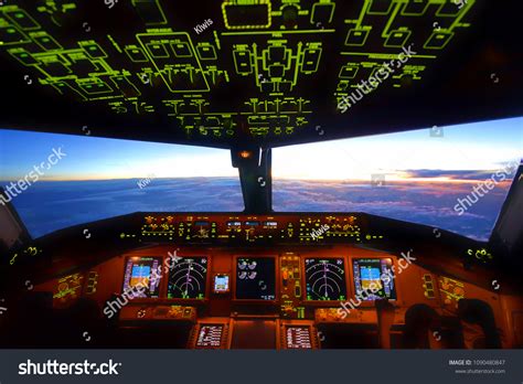 Boeing 777 Cockpit