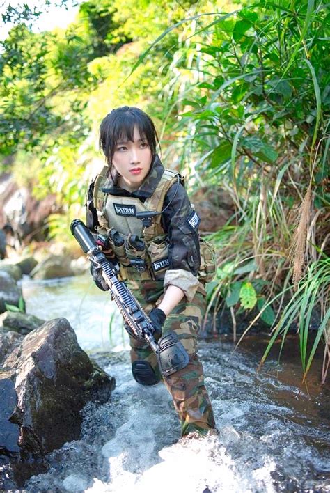 ปักพินในบอร์ด Cosplay