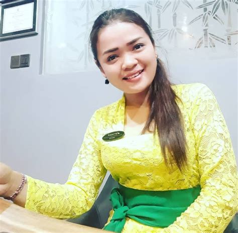 Pijat Panggilan Bali Pria Wanita, Mau Lihat Foto Terapis Kami? Klik Disini