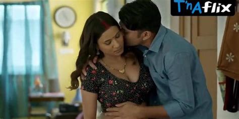 Muskaan Agarwal Butt Breasts Scene In Jaal