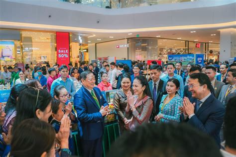 ឧកញ៉ា តែ តាំងប៉ ដឹកនាំសមាជិកក្រុមប្រឹក្សាភិបាល ចូលរួមពិព័រណ៍កសិកម្ម ភូមិកសិផលខ្មែរ និងវេទិការ