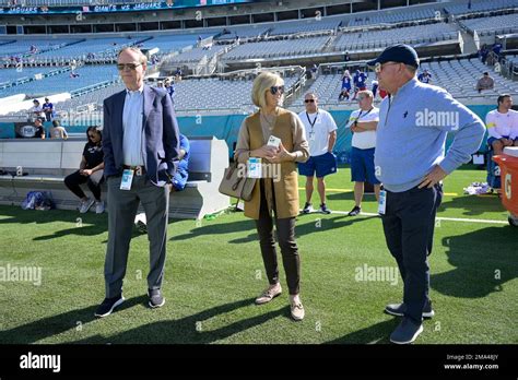 New York Giants President And Ceo John Mara Left Lynn Mara Center
