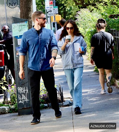 Natalie Portman Sexy Spotted Flaunting Her Hot Legs While Filming Good Sex In Nyc Aznude