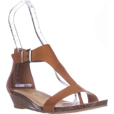 Womens Kenneth Cole Reaction Great Gal T Strap Wedge Sandals Toffee