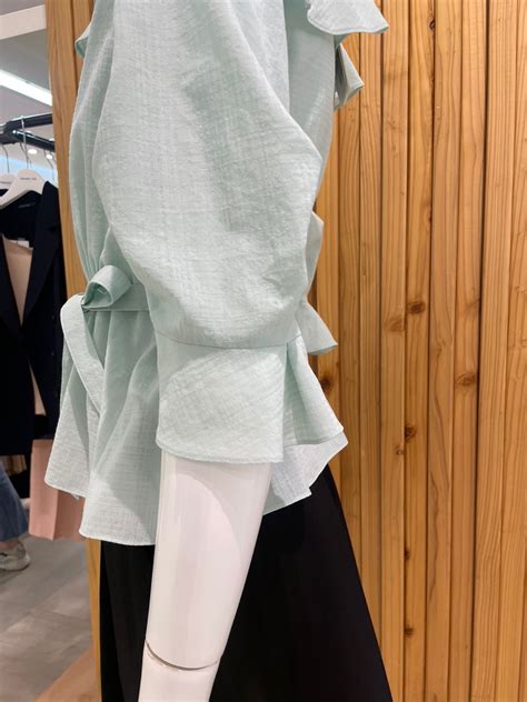 [케네스레이디] E509 프릴카라 벨티드 블라우스 Ewblme0400