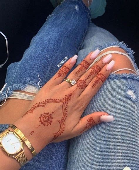 Épinglé Par ﷽ Sur Henna 🏻 Modèles Henné Facile Henné Main Facile