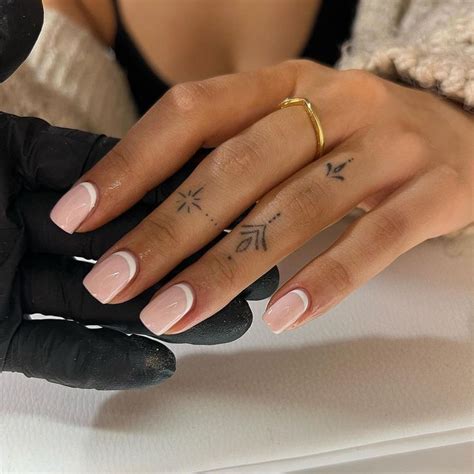 15 Bridesmaid Nail Ideas The Whole Bridal Party Will Love Hand And