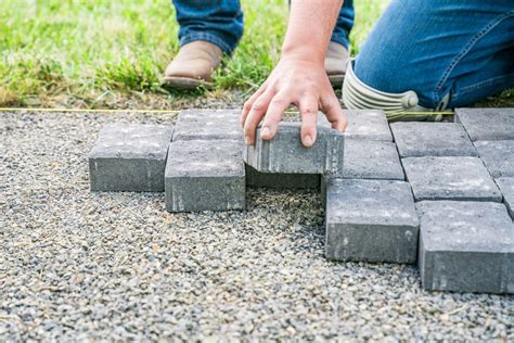 How To Lay Patio Pavers Technique For Laying Stones And Slabs Diy