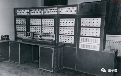 为什么俄罗斯不怕芯片卡脖子？前苏联计算机电子管