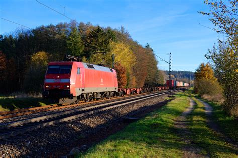 152 168 DB Cargo mit einem Containerzug bei Postbauer-Heng Richtung ...