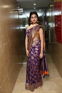 Model Ayesha Poses For The Lens HD Gallery Images