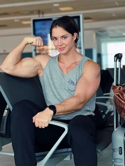 استقبال گسترده کاربران از جذابیت و عضلات دختر ورزشکار روس