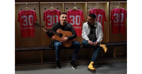 Графа и Димитър Бербатов заедно помагат на талантливи деца