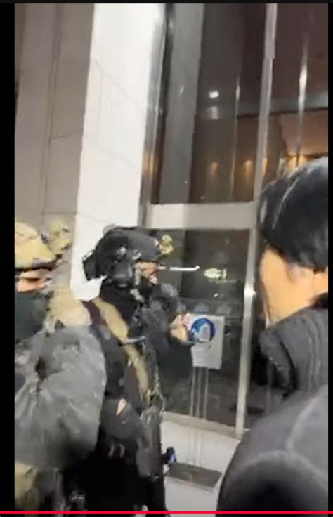 국회에 국군 특공대 입갤 유머 움짤 이슈 에펨코리아