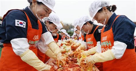 3년만의 김치의 날 김장 2만5000포기의 행복 나눠요