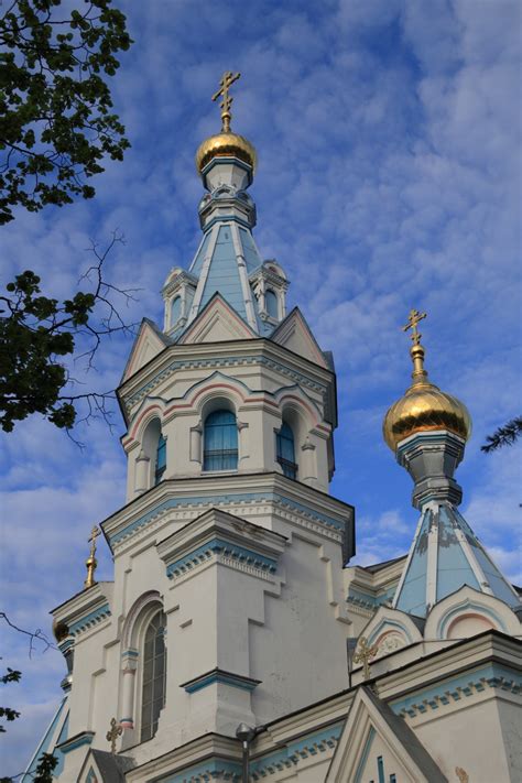무료 이미지 건물 경계표 교회에 성당 예배당 십자가 양파 예배 장소 종탑 금 첨탑 뾰족한 탑 수도원 전통적인 둥근 천장 라트비아 다가 필립